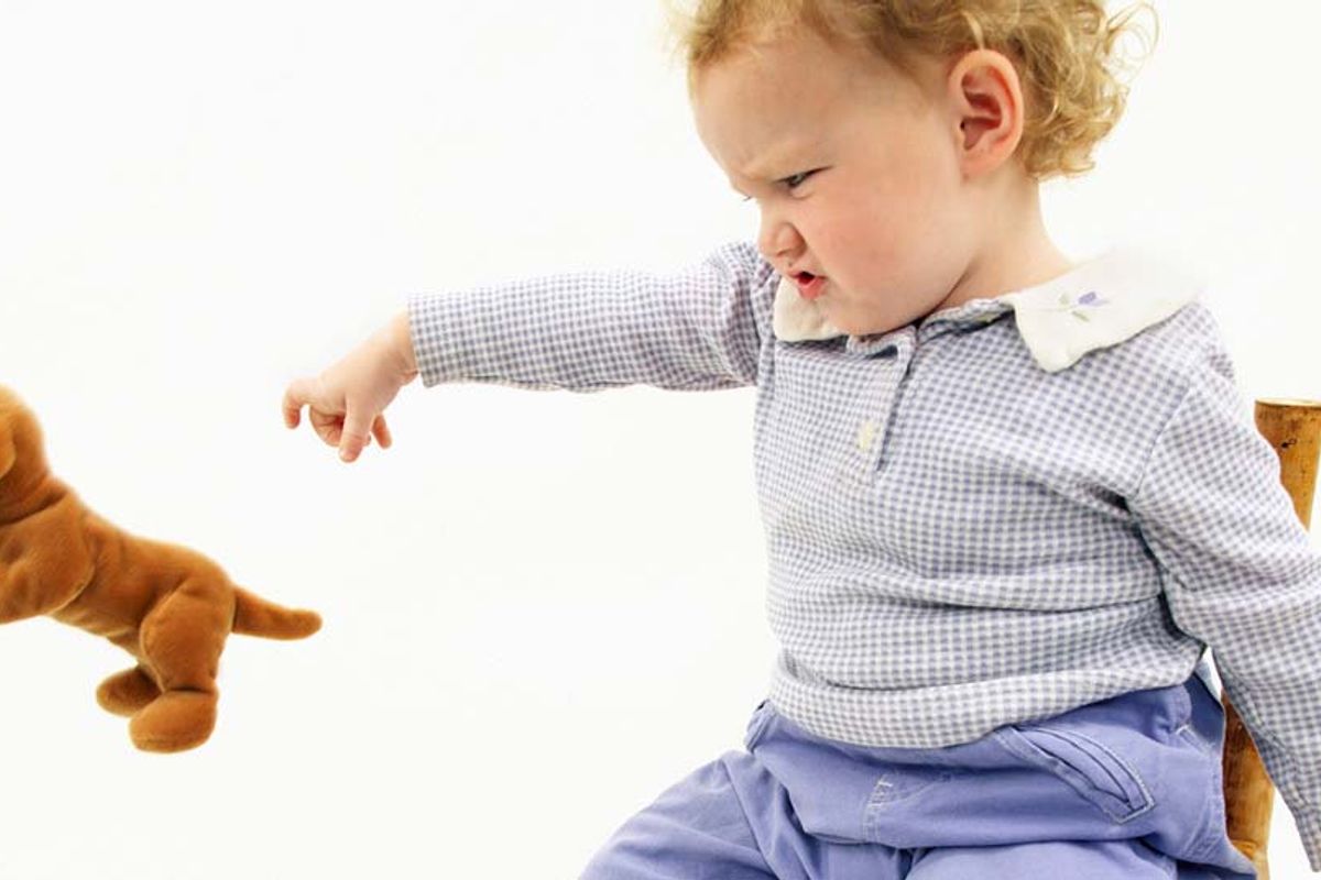 Bunda Wajib Tahu! Cara Mengatasi Anak Suka Melempar Barang Saat Marah ...